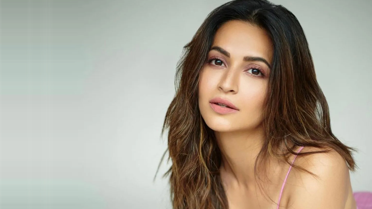 Kriti Kharbanda: లగ్జరీ కారును కొనుగోలు చేసిన ‘తీన్‌మార్’ హీరోయిన్ ...