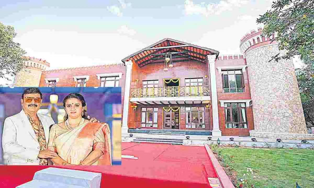 కొత్త ఇంట్లో నరేశ్‌ | Naresh in new house